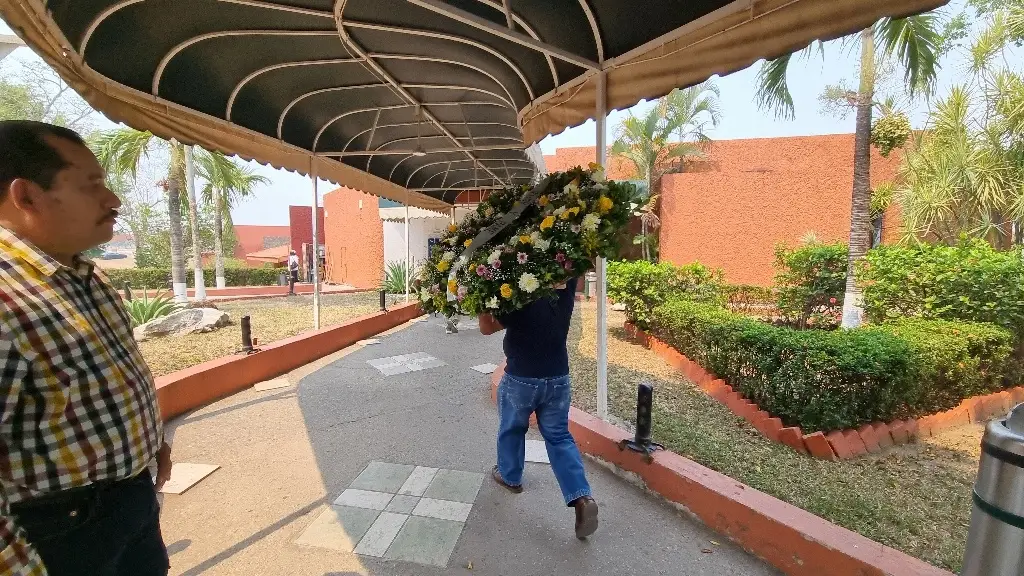 Dan último adiós a Rosalinda López Hernández en el Recinto Memorial ...