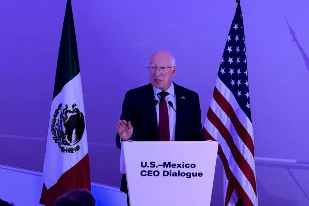 Regresa Ken Salazar a Palacio Nacional tras pausa con Gobierno de ...