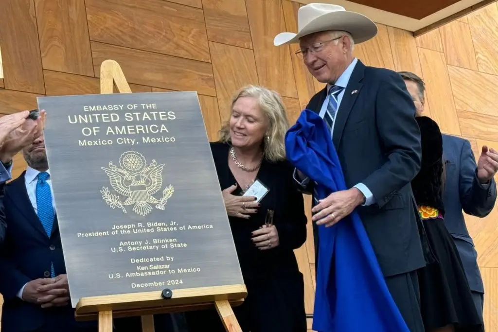 Ken Salazar Inaugura La Nueva Embajada De Ee Uu En México Xeva Noticias